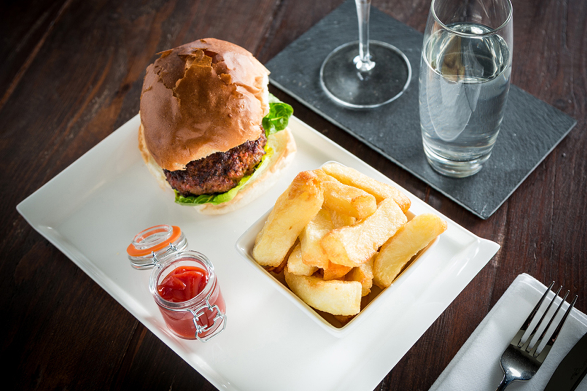 Restaurant - The Harvard Inn